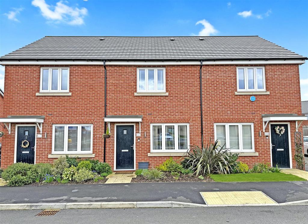 Flaxley Lane, Middlebeck, Newark 2 bed terraced house - £190,000