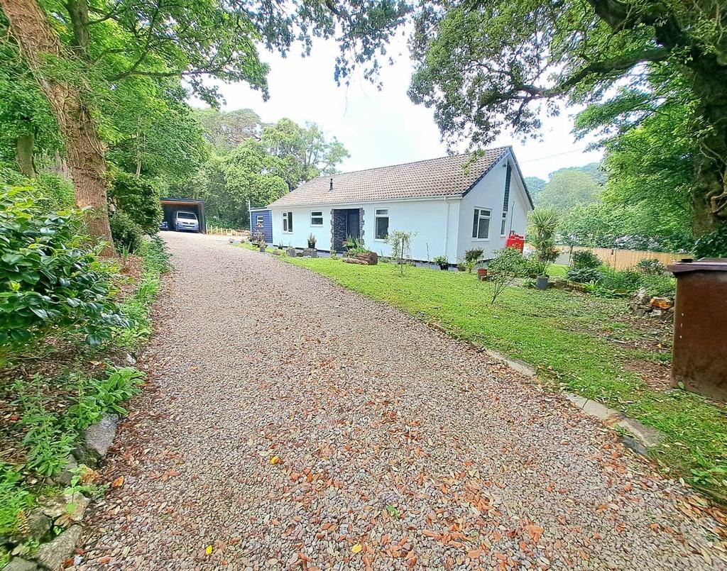 Reskadinninck, Camborne TR14 4 bed detached bungalow for sale - £630,000