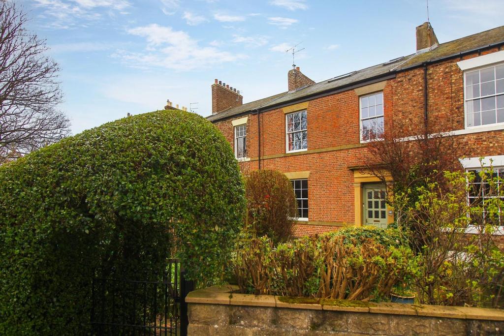 Tynemouth Place, Tynemouth 2 bed maisonette - £425,000
