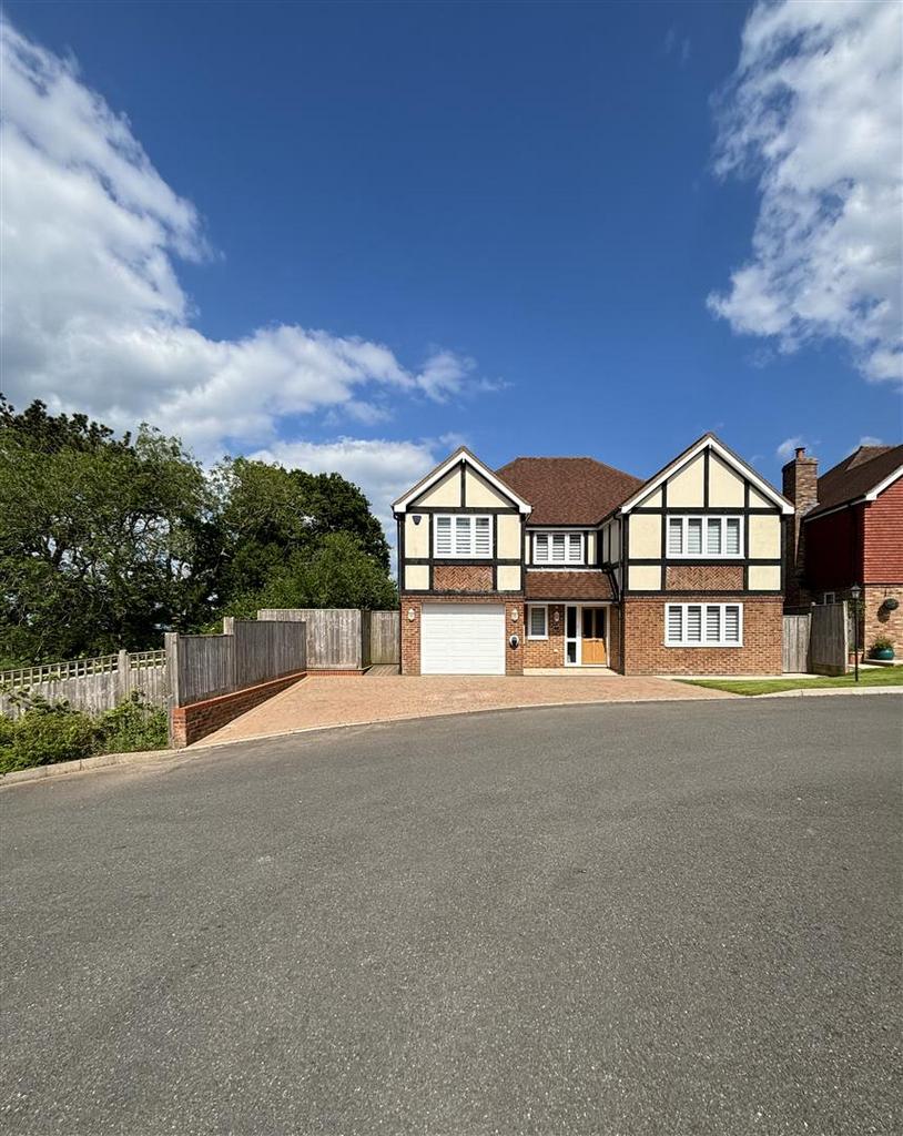 Hurst Court Gardens, Hastings 5 bed detached house - £750,000