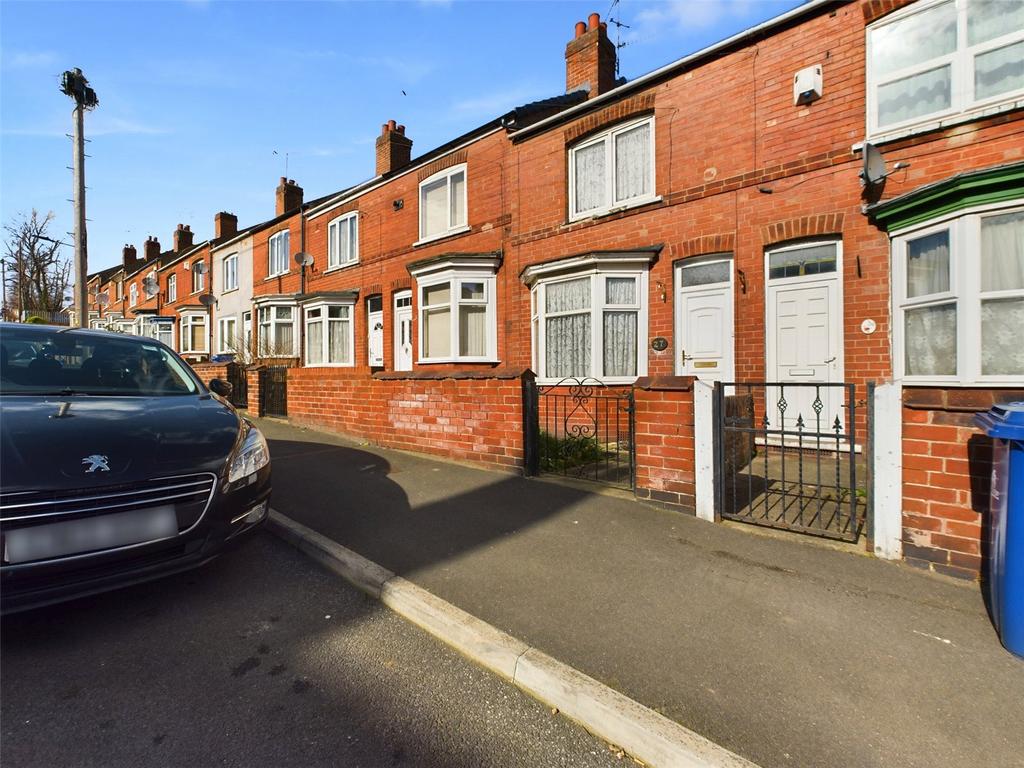 Burton Avenue, Balby, Doncaster, DN4 2 bed terraced house - £70,000