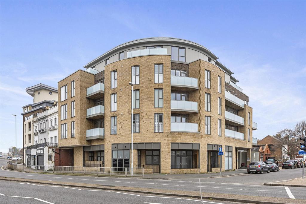 Lennox Road, Worthing 2 bed flat - £260,000