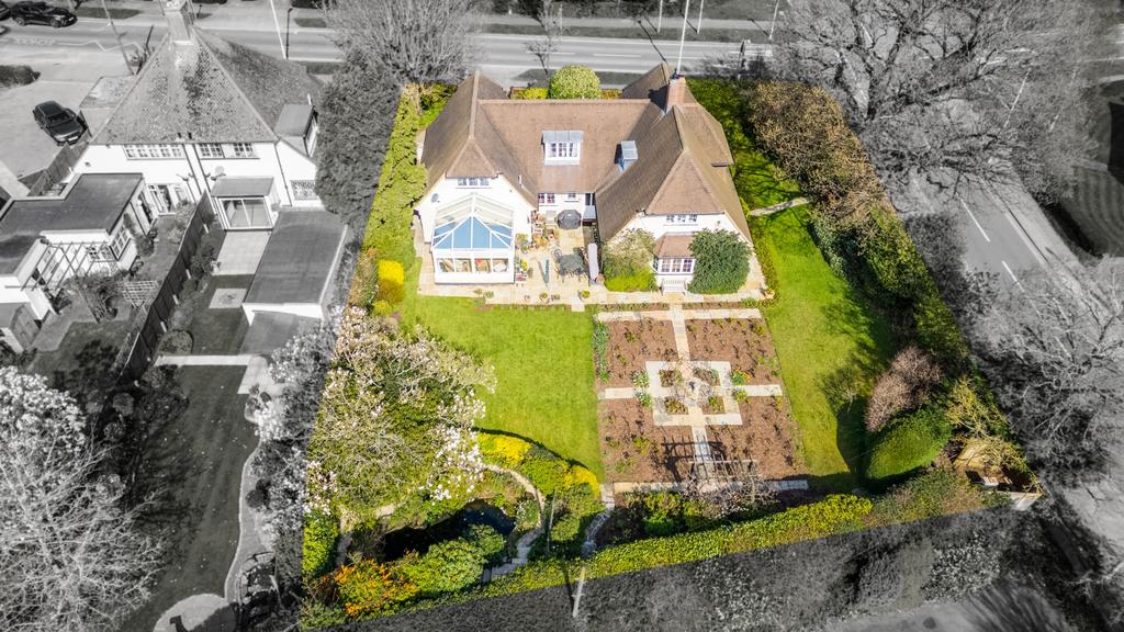 Applecroft Road, Welwyn Garden City, Hertfordshire, AL8 5 bed detached ...