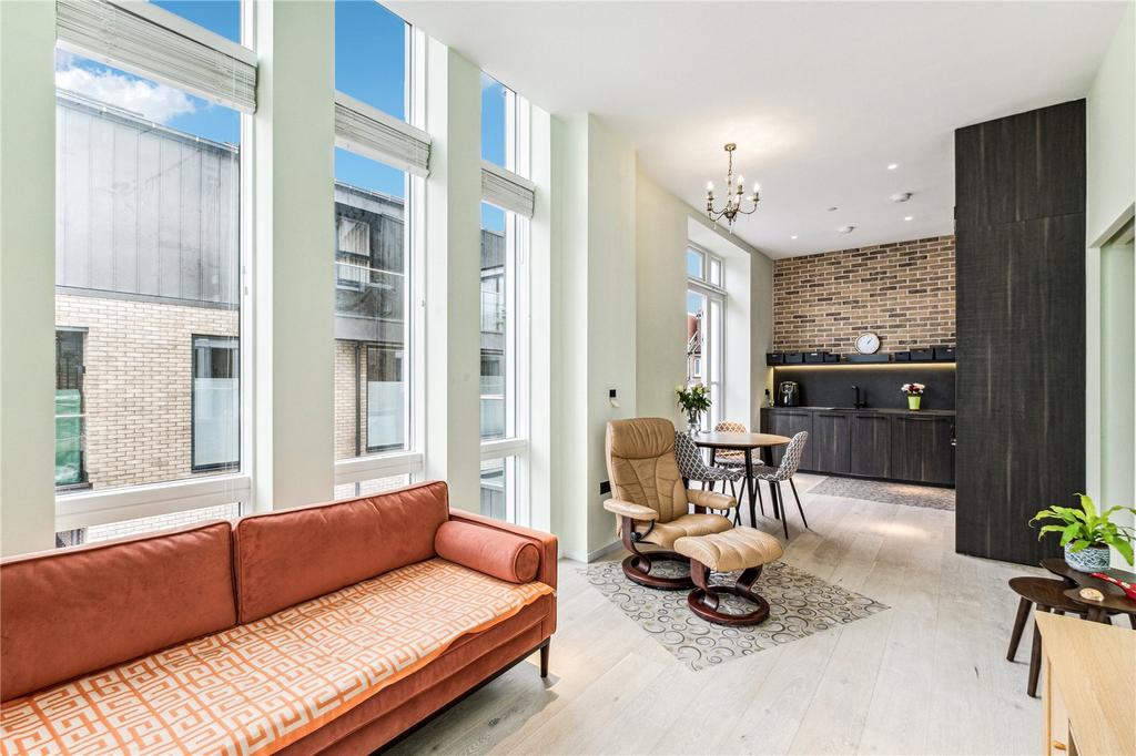 Nightingale Lane, SW12 2 bed apartment - £900,000