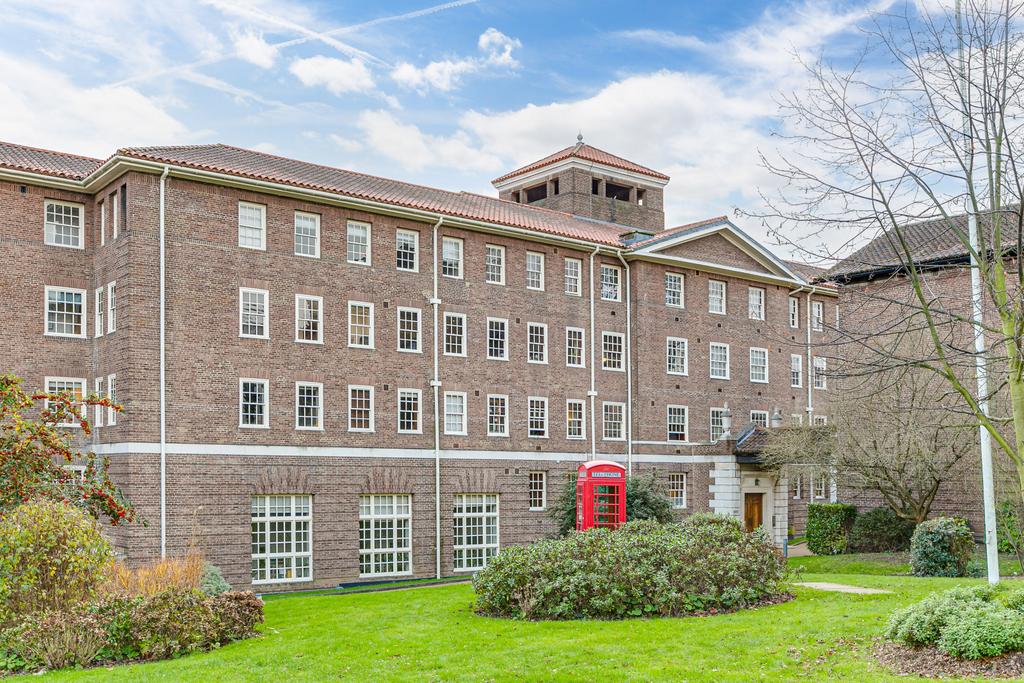 Gilbert Scott Building, Scott Avenue... 2 bed flat - £2,495 pcm (£576 pw)