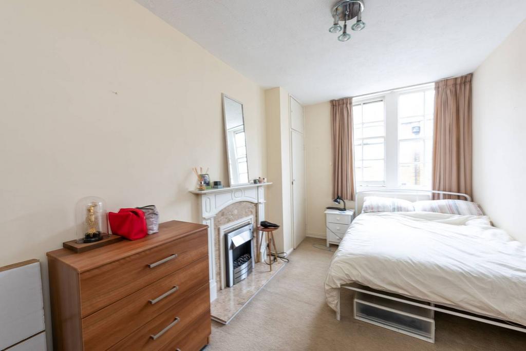 Grove House, Chelsea, London, SW3 1 bed flat - £1,842 pcm (£425 pw)