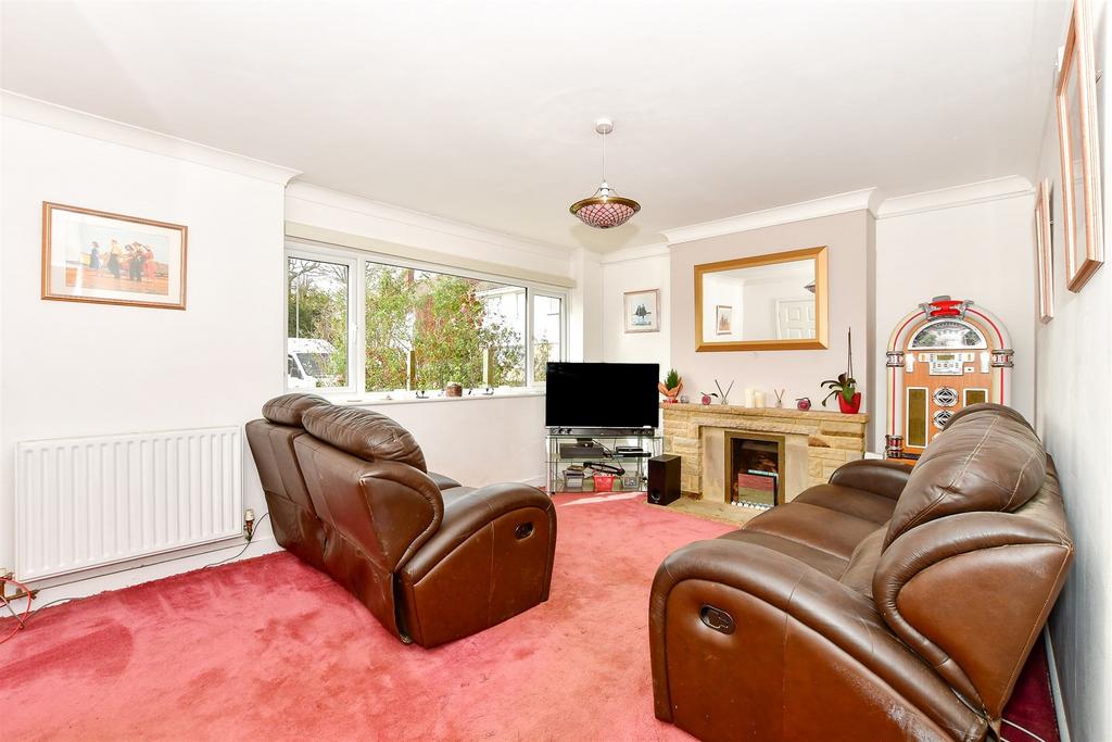 Oak Tree Court, Uckfield, East Sussex 4 bed semi-detached house for ...