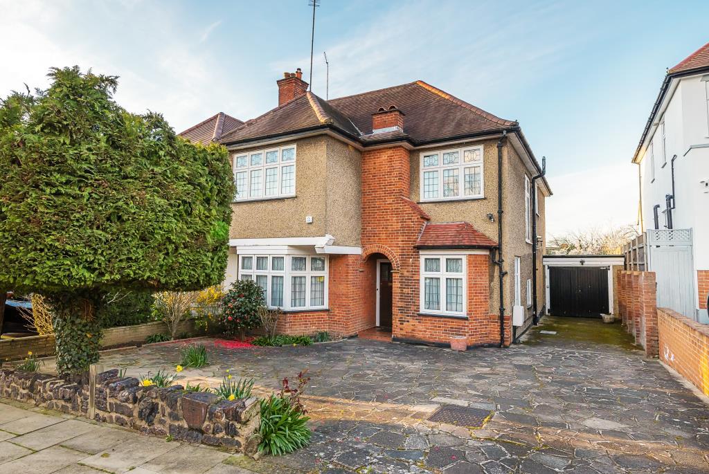 Hendon Avenue, Finchley, N3 4 bed semi-detached house - £1,425,000