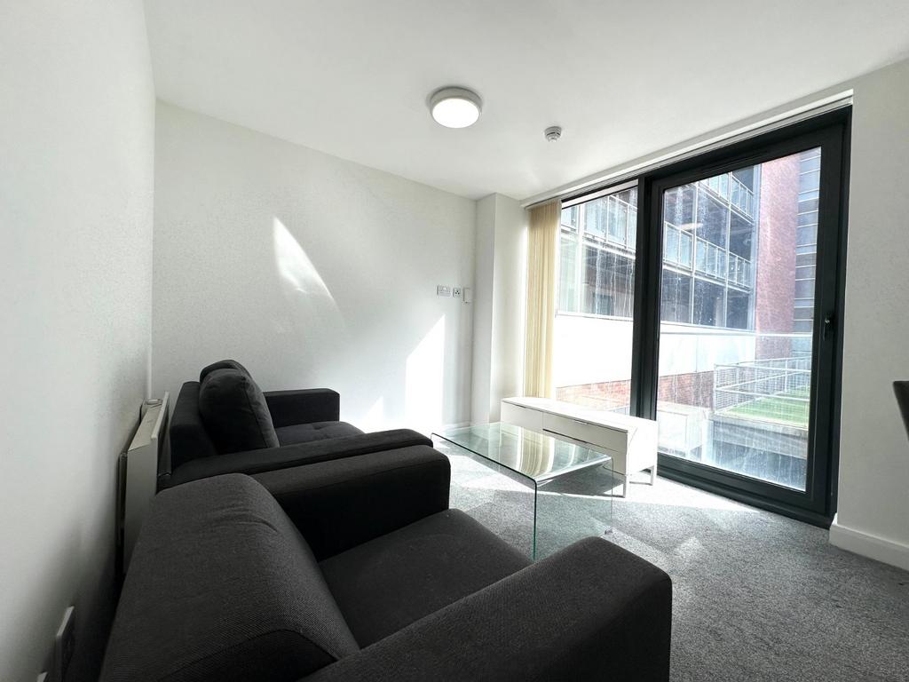 Skinner Lane, Leeds, West Yorkshire, LS7 2 bed flat to rent - £895 pcm ...