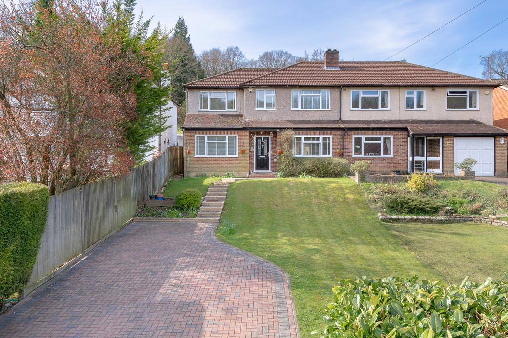 Caterham Drive, Coulsdon CR5 4 bed semi-detached house for sale - £570,000