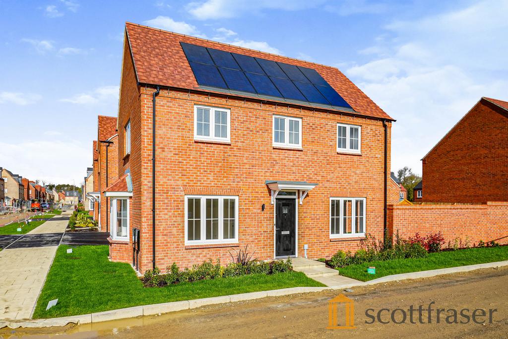 Durham Close, Bicester 3 bed detached house - £2,150 pcm (£496 pw)