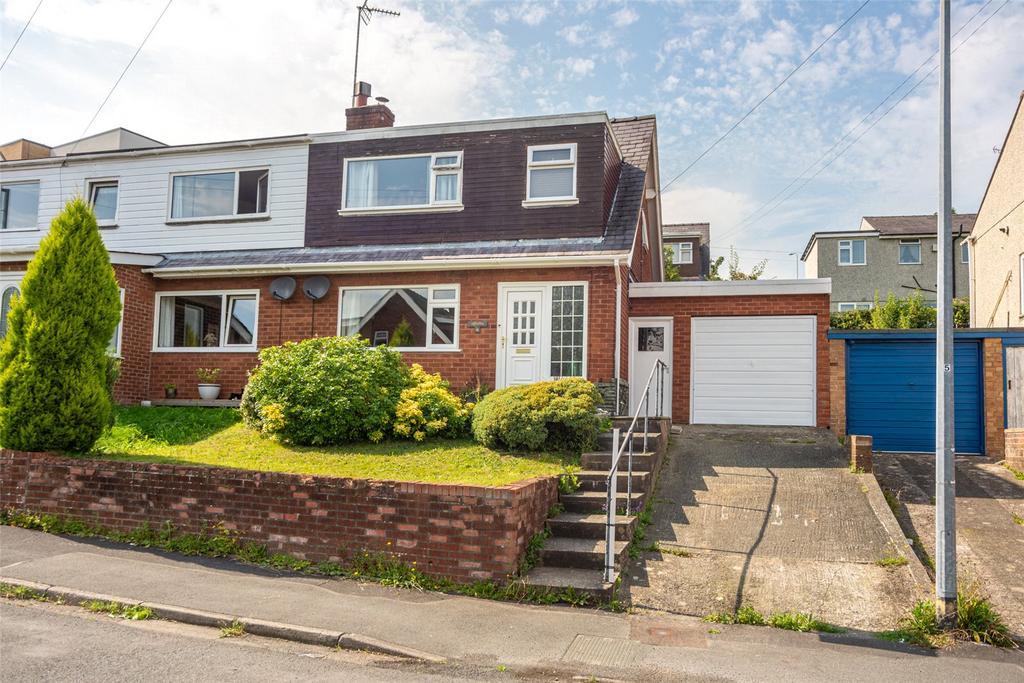 Bron Y De, Bangor, Gwynedd, LL57 3 bed bungalow - £250,000