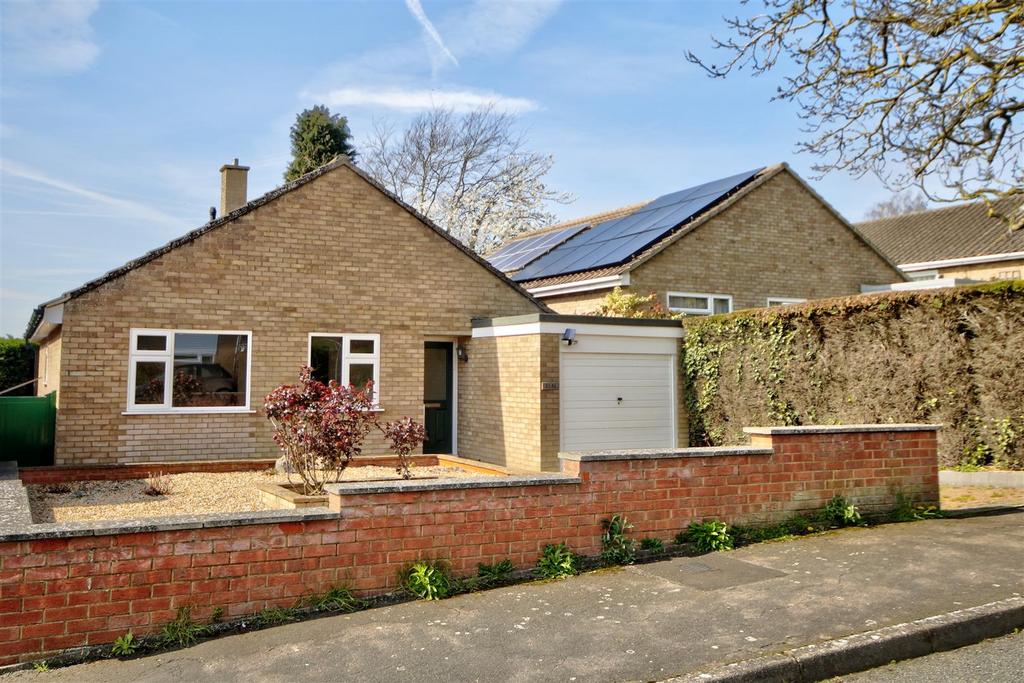 Stewards Lane, Sutton Ely CB6 3 bed detached bungalow - £275,000