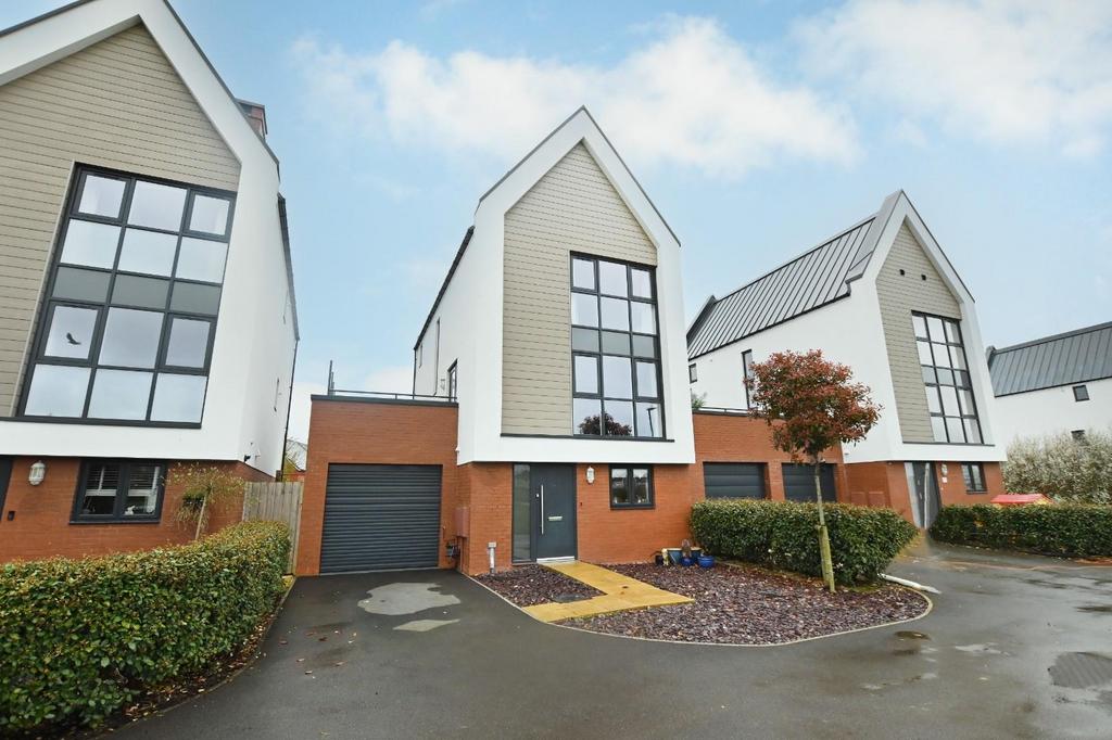 The Leasowes, Tadpole Garden Village 4 bed detached house - £500,000