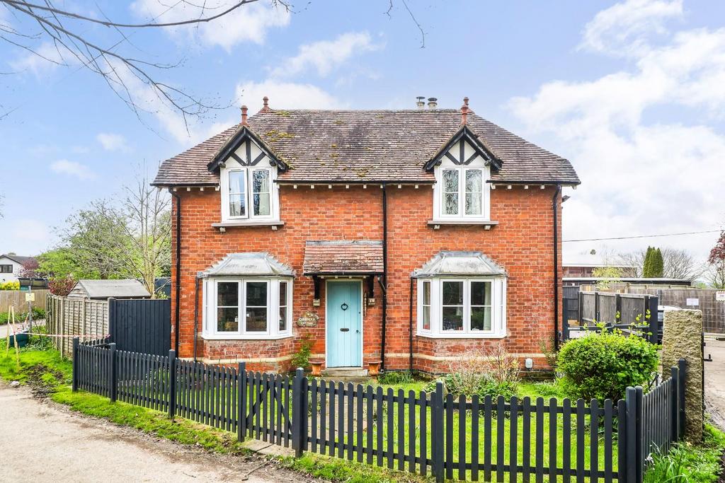 Church Lane, Whaddon, Gloucester 3 bed detached house - £550,000