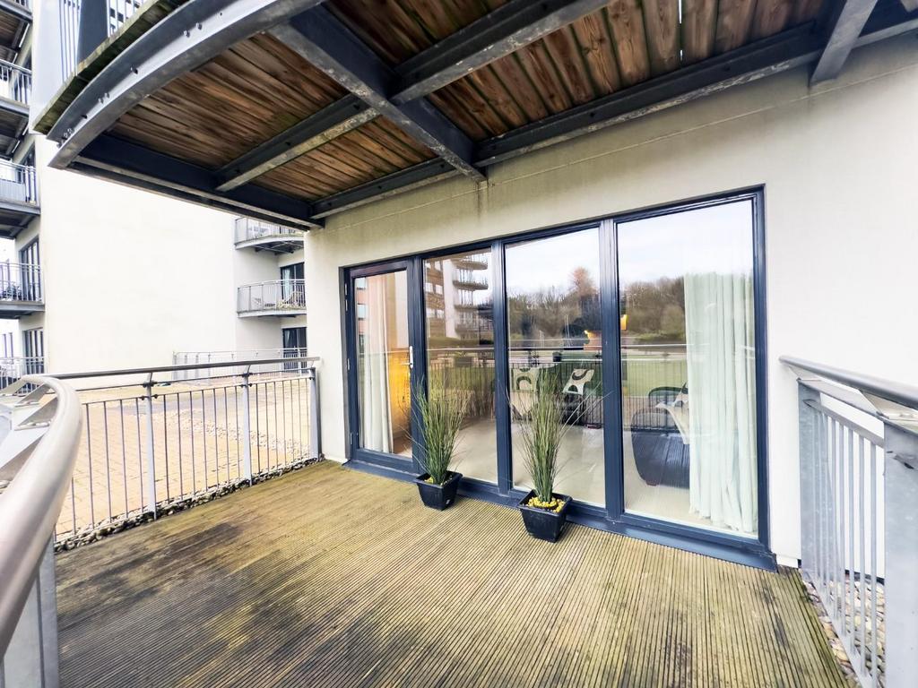 Picton, Victoria Wharf, Cardiff Bay 2 bed apartment for sale - £150,000