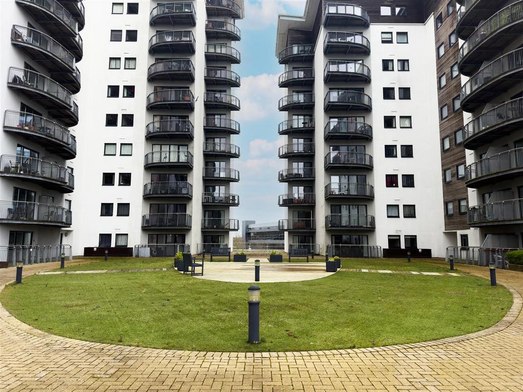 Picton, Victoria Wharf, Cardiff Bay 2 bed apartment - £150,000