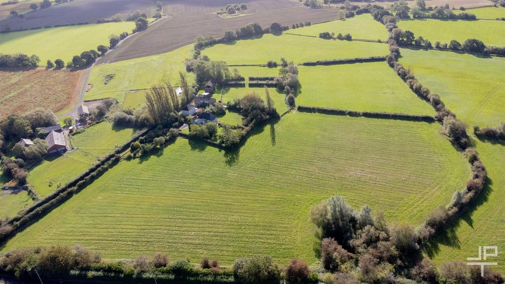 East Lancashire Road, Warrington WA3 6 bed farm house - £1,500,000