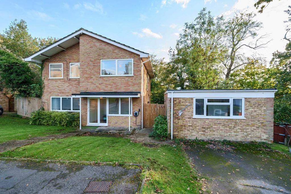 Shepherds Hill Bracknell Rg12 4 Bed Detached House For Sale £660 000