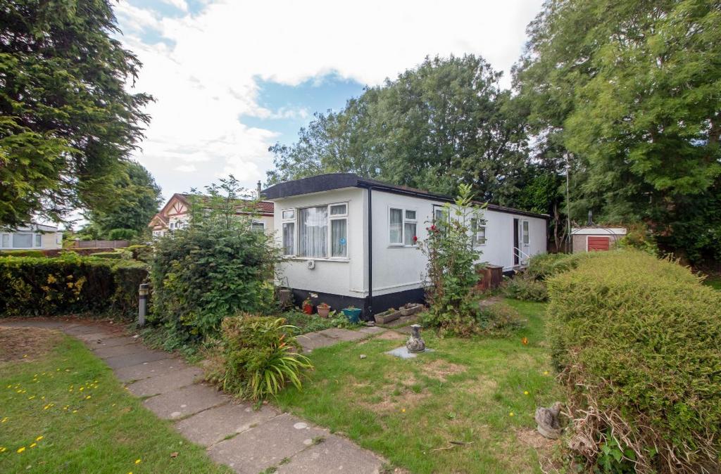 Denmead Park, Dando Road, Denmead... 2 bed park home - £55,500