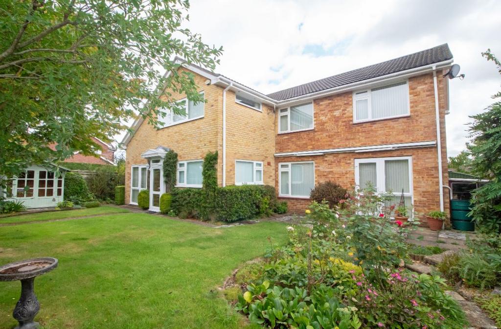 Catherington Lane, Horndean, PO8 9PD 4 bed detached house - £558,500