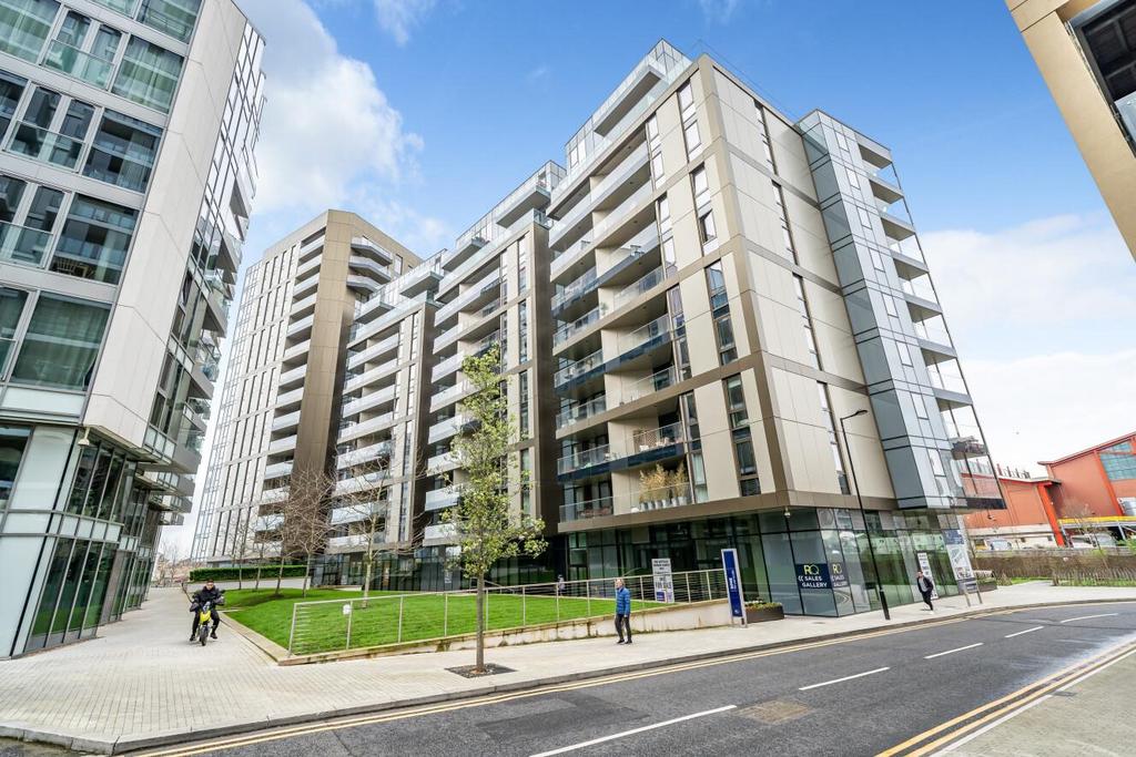 Enterprise Way, Wandsworth 2 bed flat - £675,000