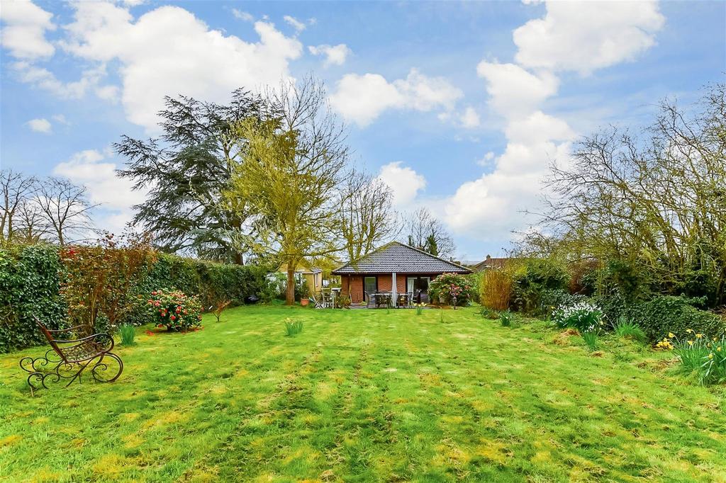 Wheelers Lane, Linton, Maidstone, Kent 3 bed detached bungalow for sale ...