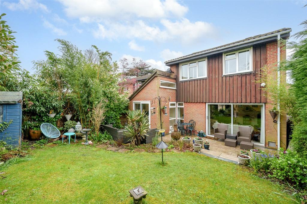 Finmere, Berkshire RG12 3 bed detached house for sale - £535,000