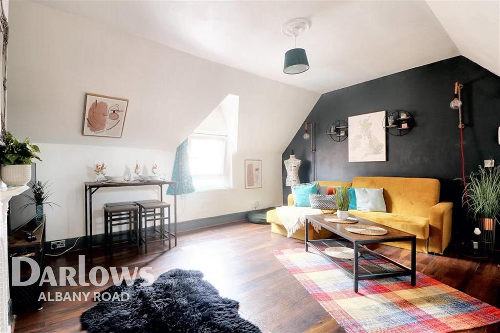 Hunter Street 2 bed flat - £1,100 pcm (£254 pw)