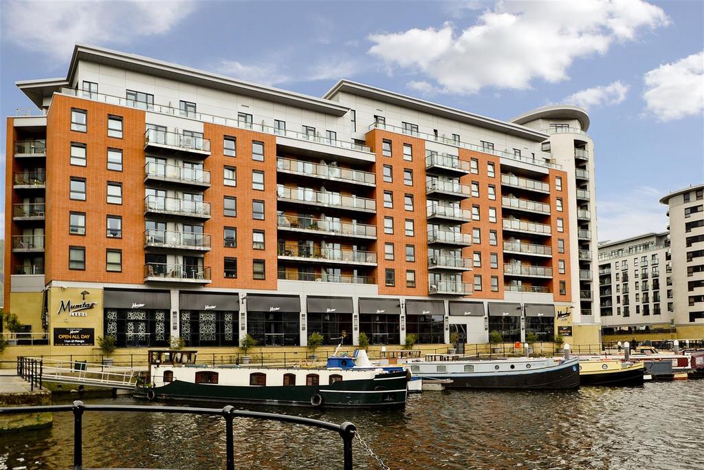 Mackenzie House, Leeds, LS10 1 bed apartment - £800 pcm (£185 pw)