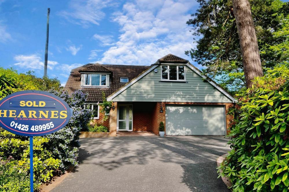 Woolsbridge Road, Ashley Heath, BH24 2LZ 4 bed detached house - £875,000