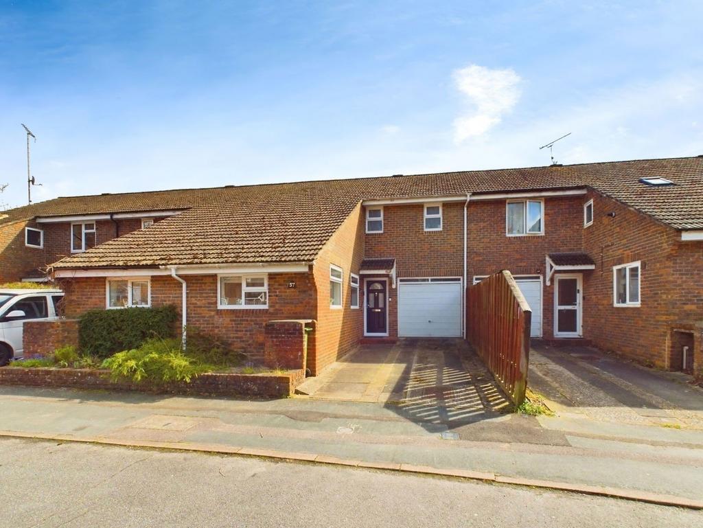 Cook Road, Horsham RH12 2 bed terraced house - £375,000