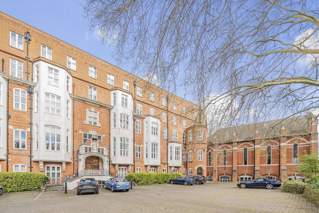 Cormont Road, Camberwell, London, SE5 2 bed flat - £550,000