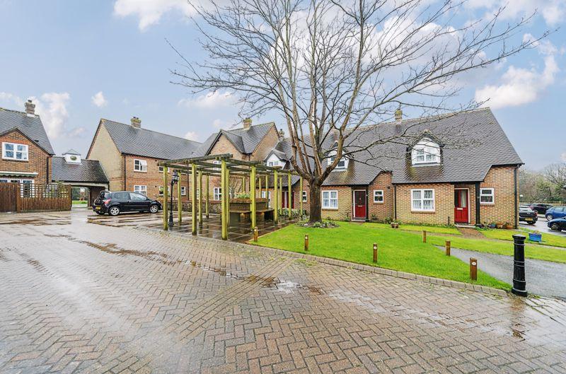 Rectory Fields, Cranbrook 2 bed apartment for sale - £199,995