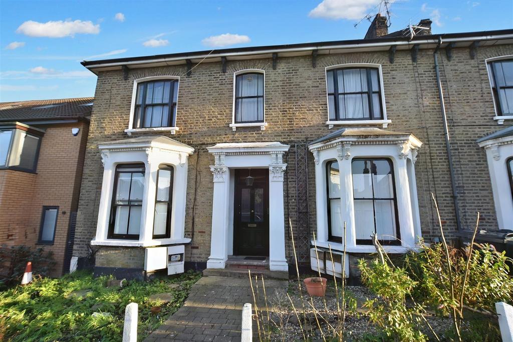 Nightingale Lane, Wanstead 1 bed flat - £320,000