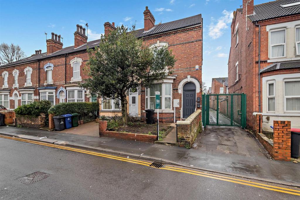 Highfield Road, Doncaster DN1 2 bed terraced house - £170,000