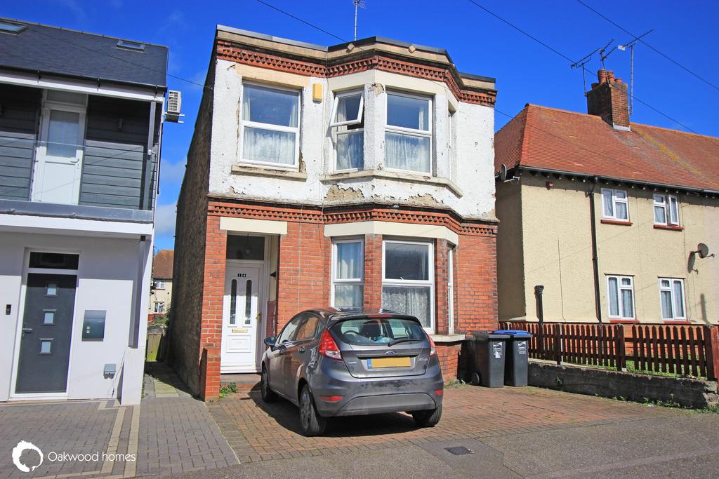 Ulster Road, Margate 3 bed detached house - £335,000