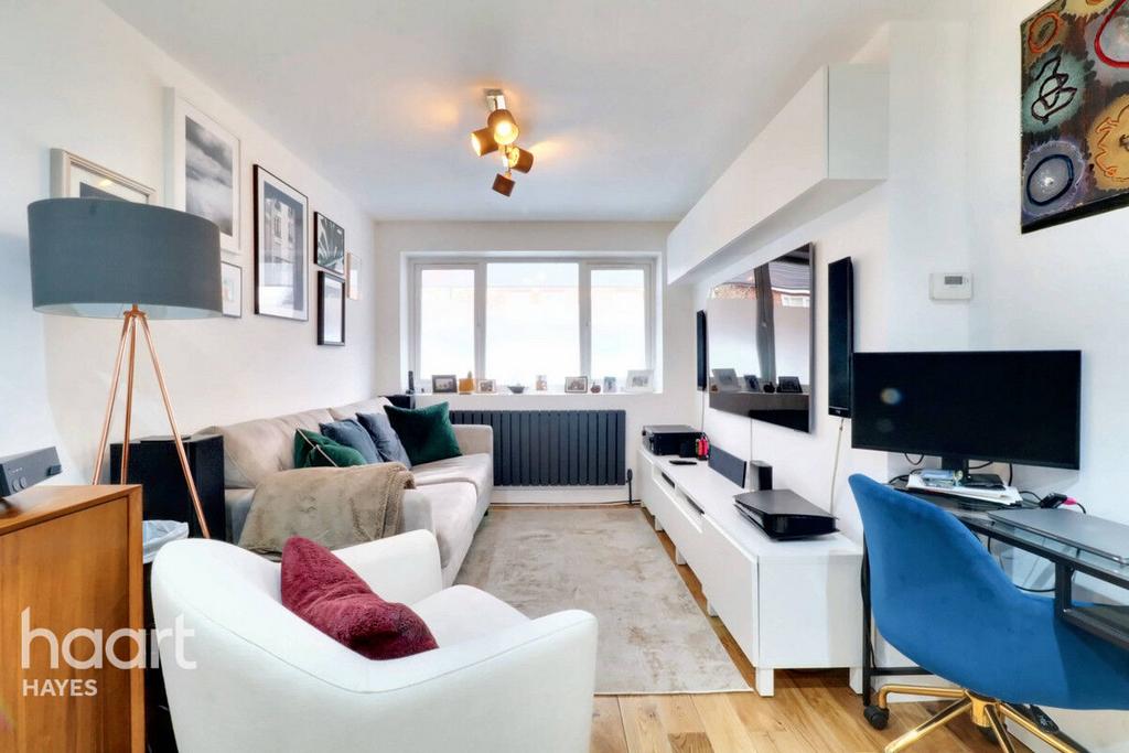 Monarch Drive, Hayes 4 bed townhouse for sale - £600,000