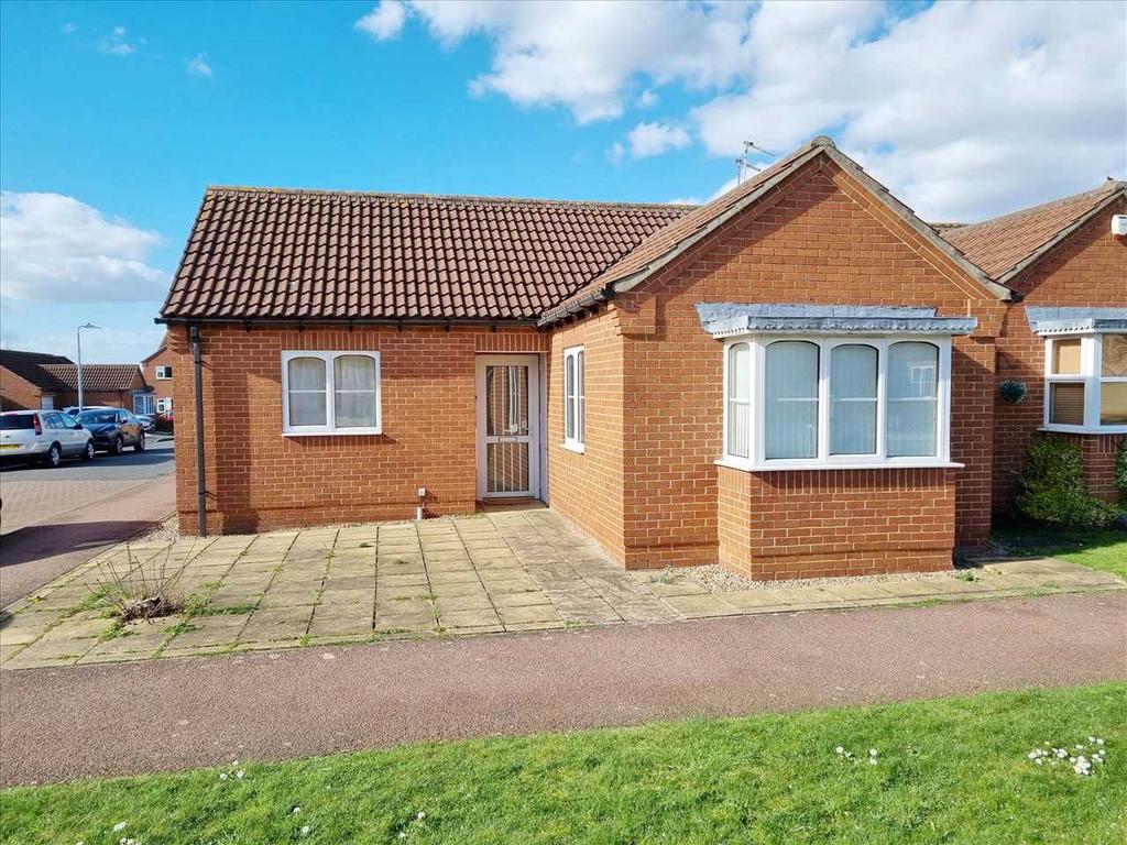 Sleaford NG34 2 bed detached bungalow - £175,000