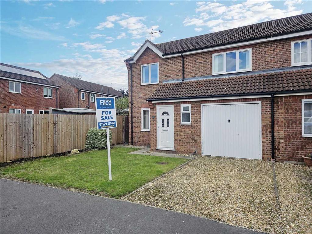 Sleaford NG34 3 bed semi-detached house - £199,000