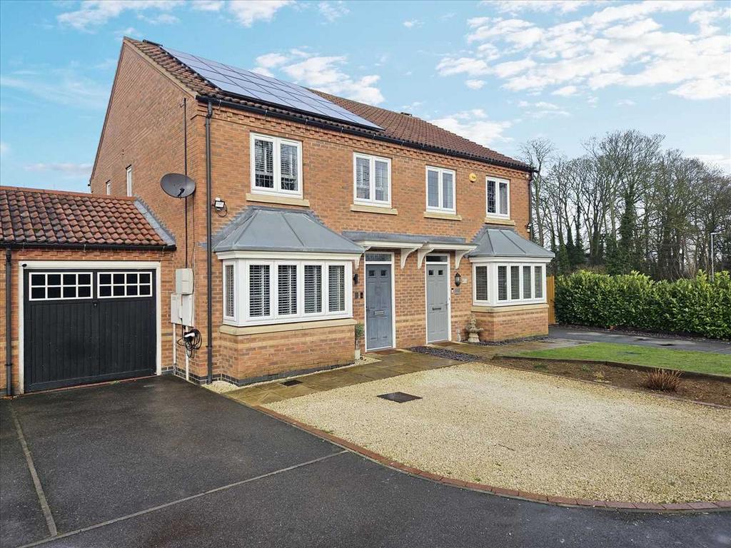 Greylees NG34 3 bed semi-detached house - £250,000