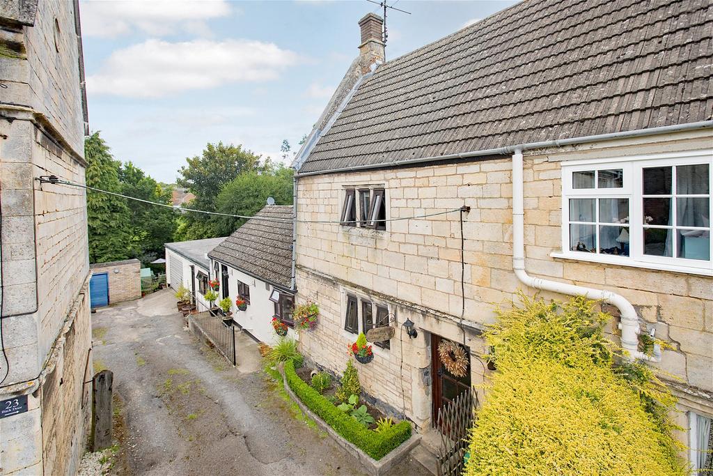 Corby Road, Corby NN17 2 bed cottage - £285,000