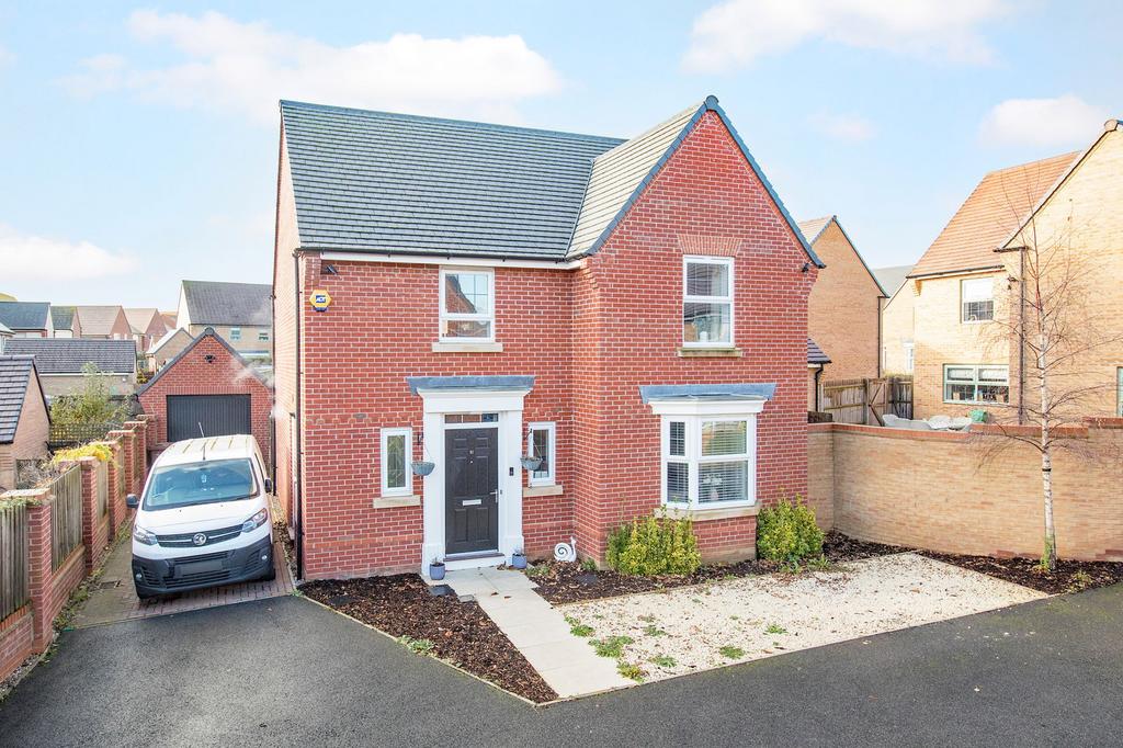 Gleneagles Road, Corby NN17 4 bed detached house - £375,000