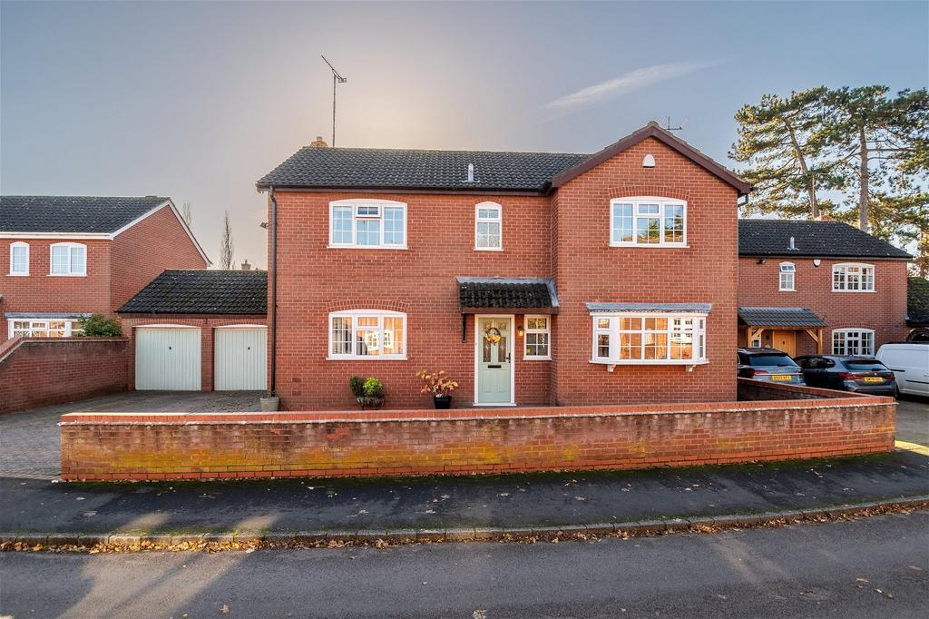 Tower Court, Lubenham LE16 5 bed detached house - £625,000