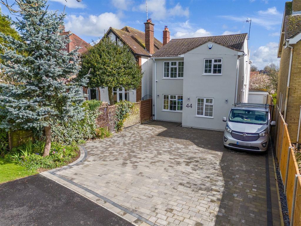 Burnmill Road, Market Harborough LE16 4 bed detached house - £725,000