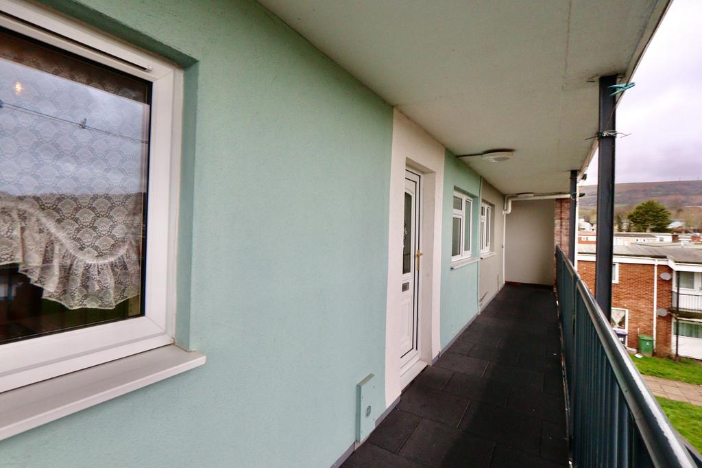 Pontnewydd Walk, Cwmbran, NP44 1 bed flat - £85,000