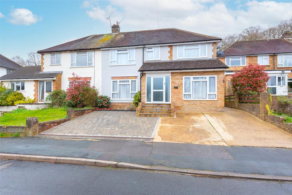 Fairfield Drive, Camberley GU16 4 bed semi-detached house - £595,000