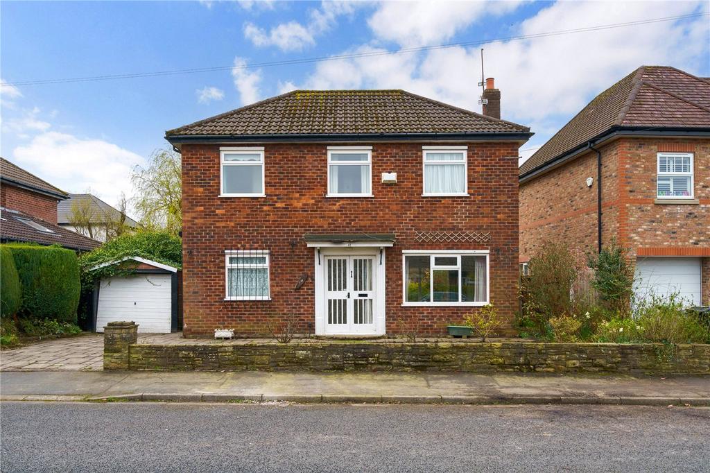 Chesham Road, Wilmslow, Cheshire, SK9 3 bed detached house - £600,000