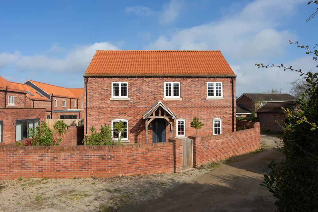 Piggy Lane, Bilbrough, York, YO23 5 bed detached house - £835,000