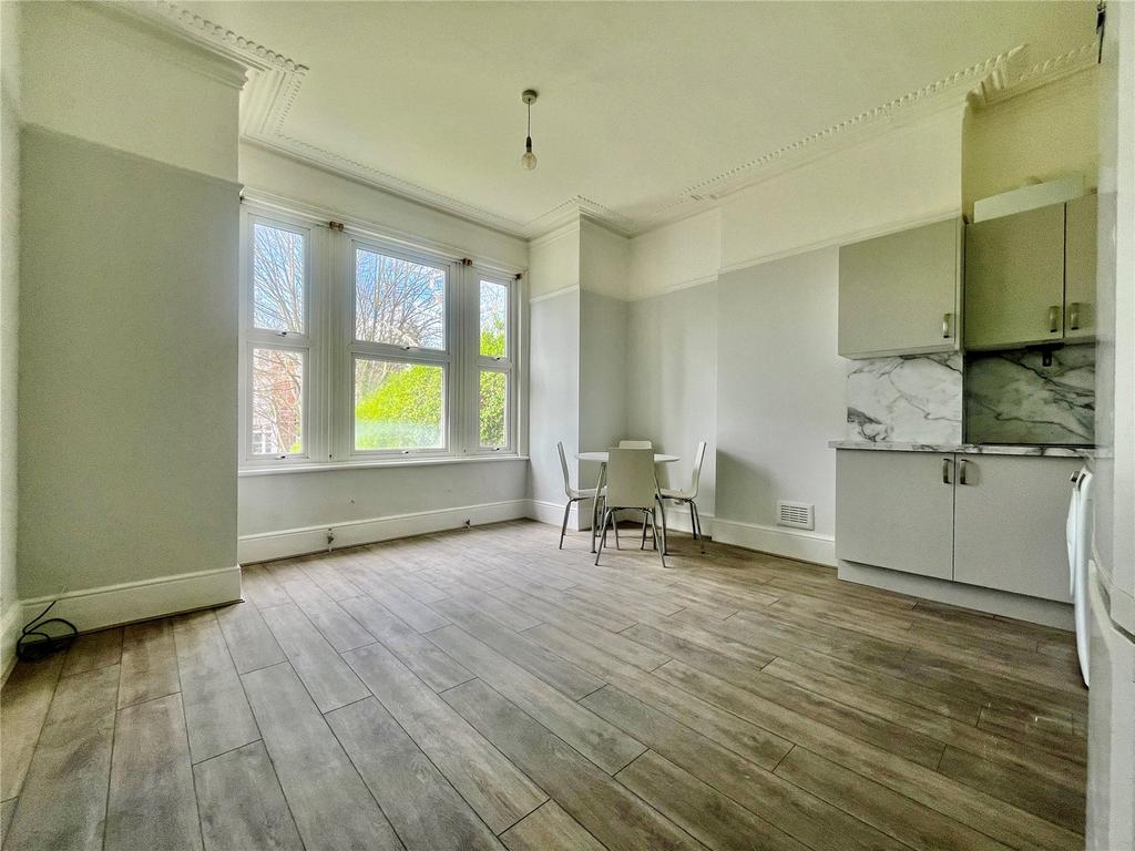 Norwood Road, London, SE24 2 bed apartment - £2,000 pcm (£462 pw)